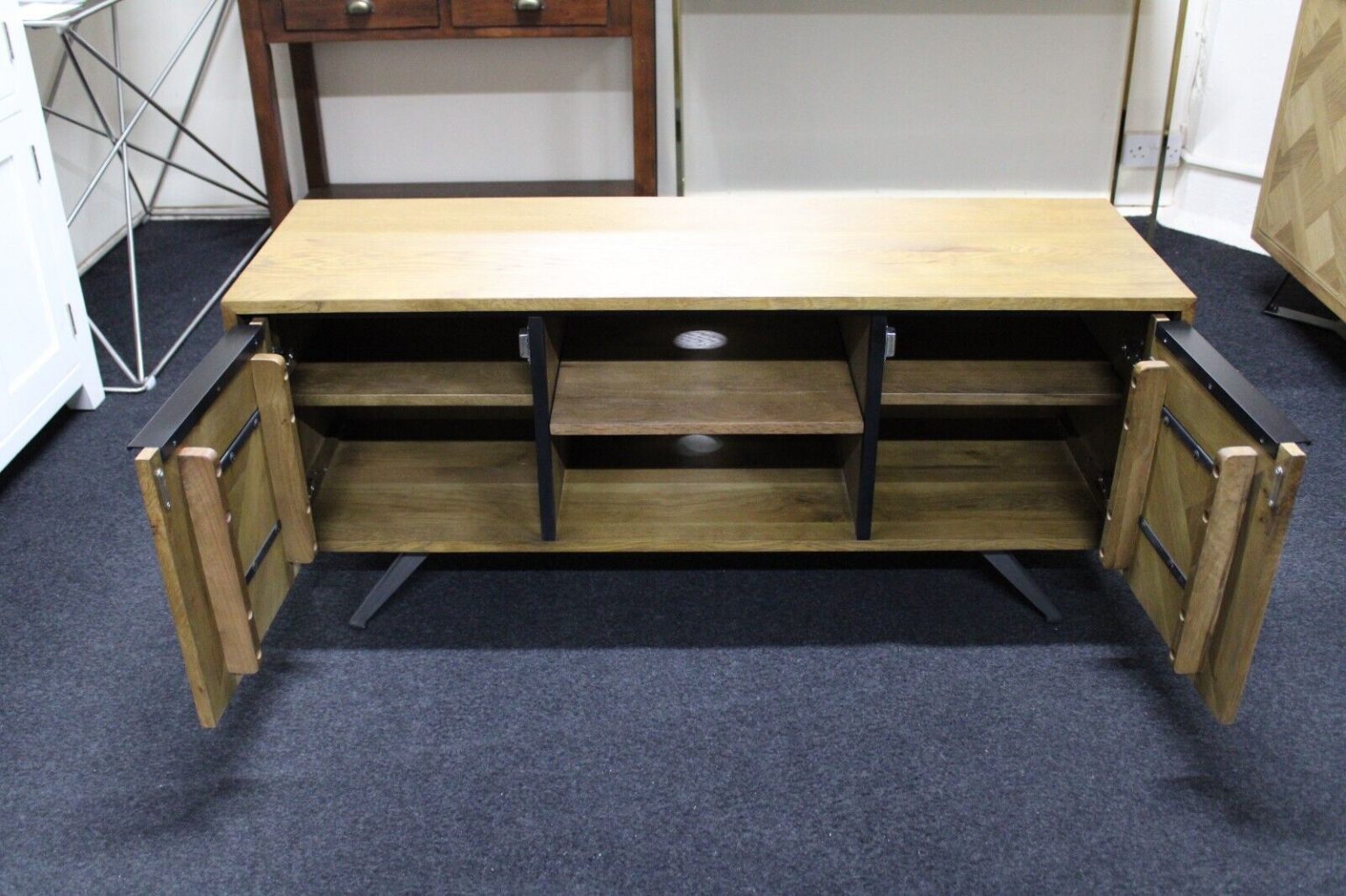 New Contemporary Solid Oak & Metal 2 Door TV Unit Cabinet *Arighi ...